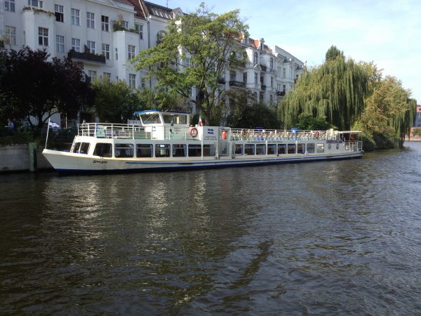 Bon Ami Am Holsteiner Ufer - Berlin Cityschiffsfahrt